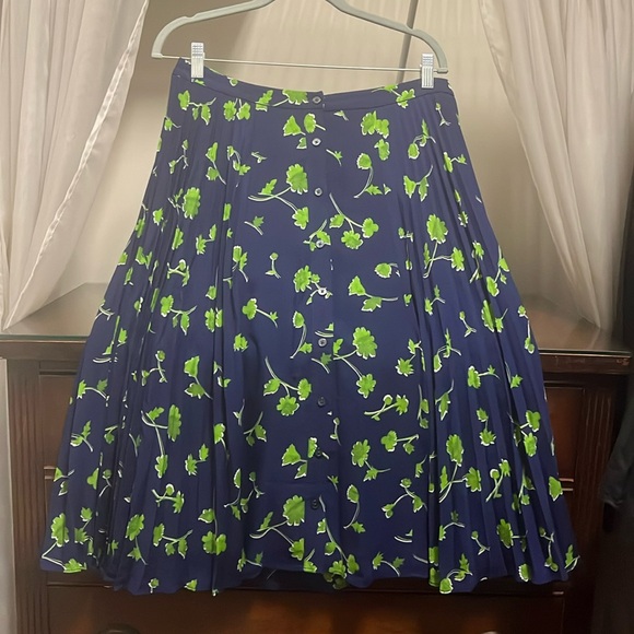 Banana Republic | Skirts | Banana Republic Womens Size 6 Button Down ...